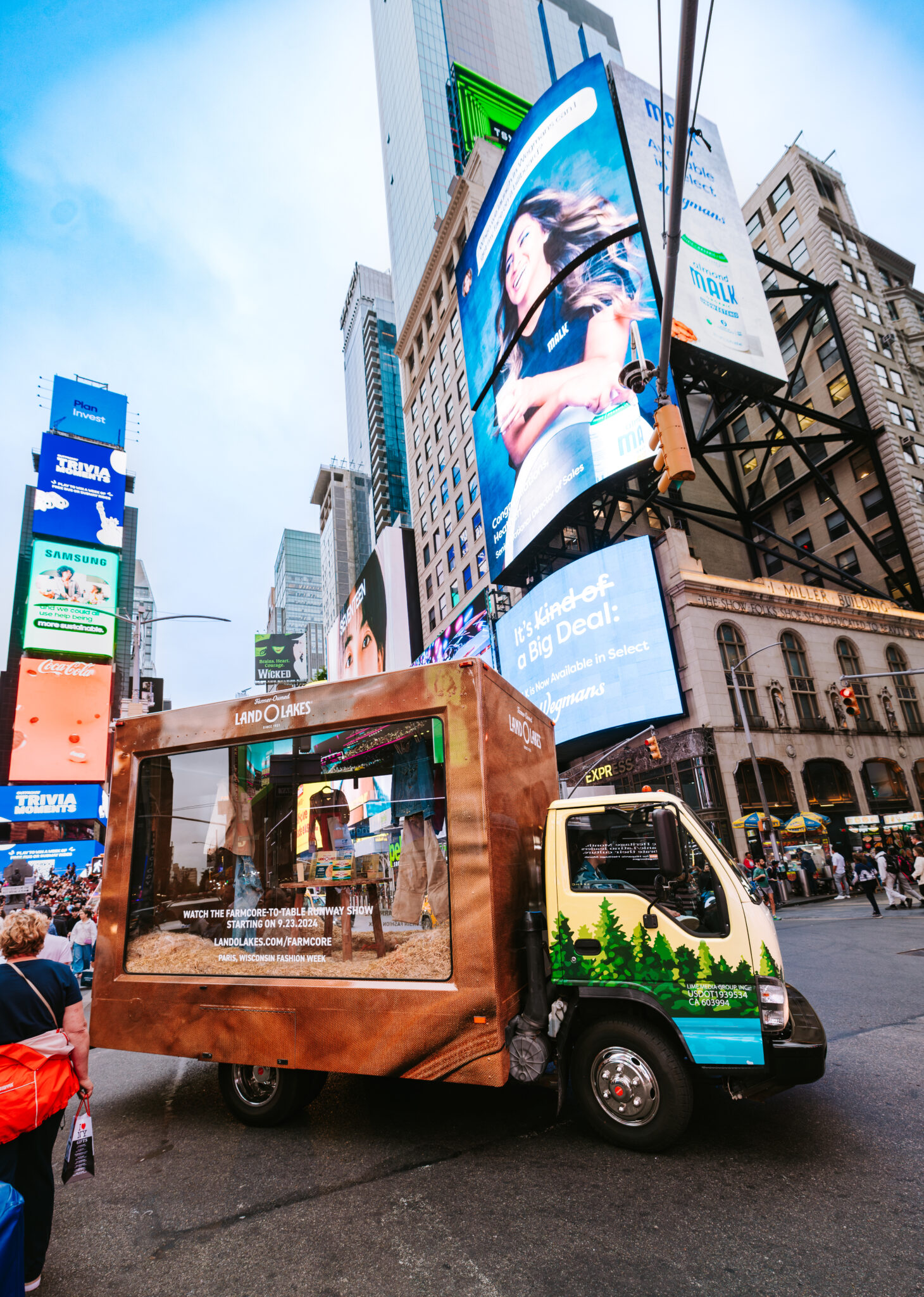 Custom Glass Box Truck Advertising — Lime Media